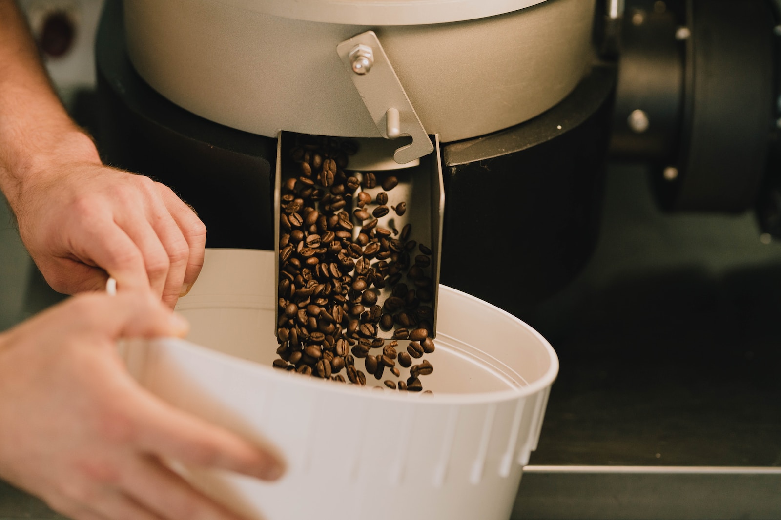 The Science of Coffee Roasting: How Temperature and Time Impact Flavor